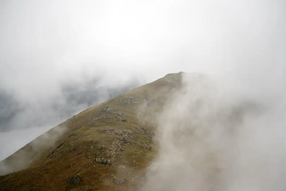 Գոմբակ լեռ - Սյունիքի Մարզ