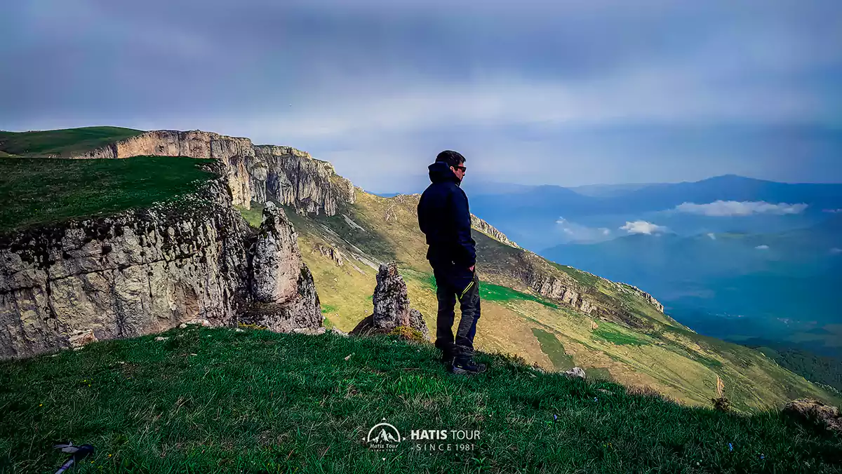 Դիմաց լեռ - Շաղոտ ջրվեժ և Սառցապատ լեռ